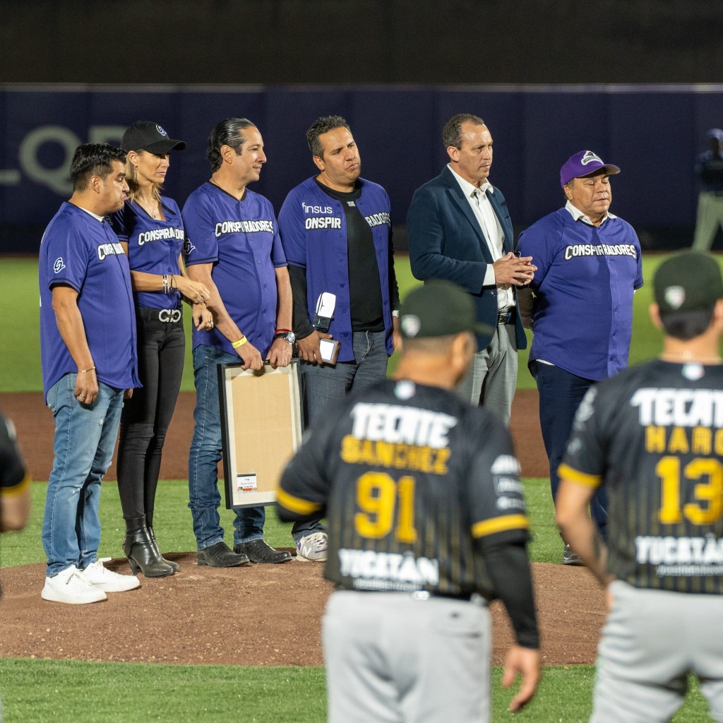 Inauguran el Estadio Finsus de Béisbol de Conspiradores de Querétaro ...